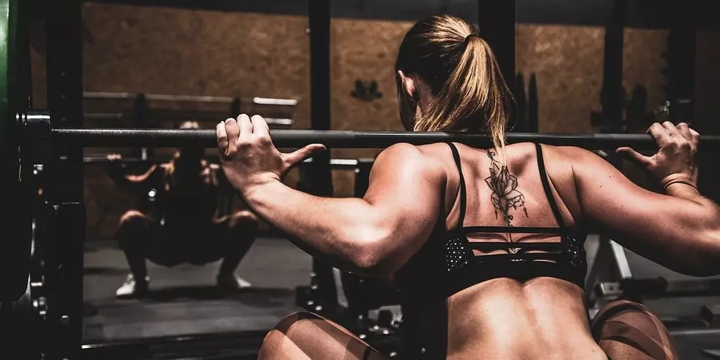 What is crossfit for women: a complete training guide (video)