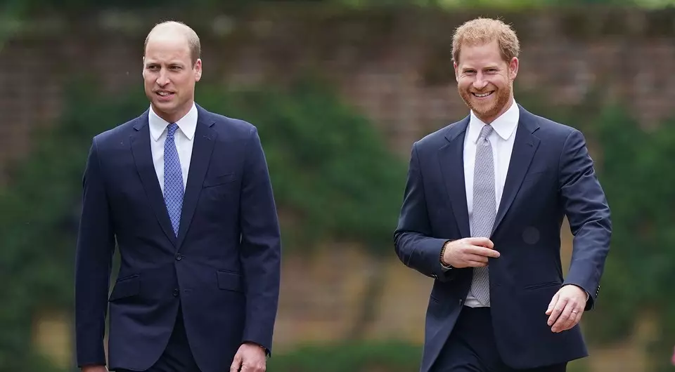 Prince Harry û Prince William li vebûna statûya Princess Diana di rûmeta salvegera wê de