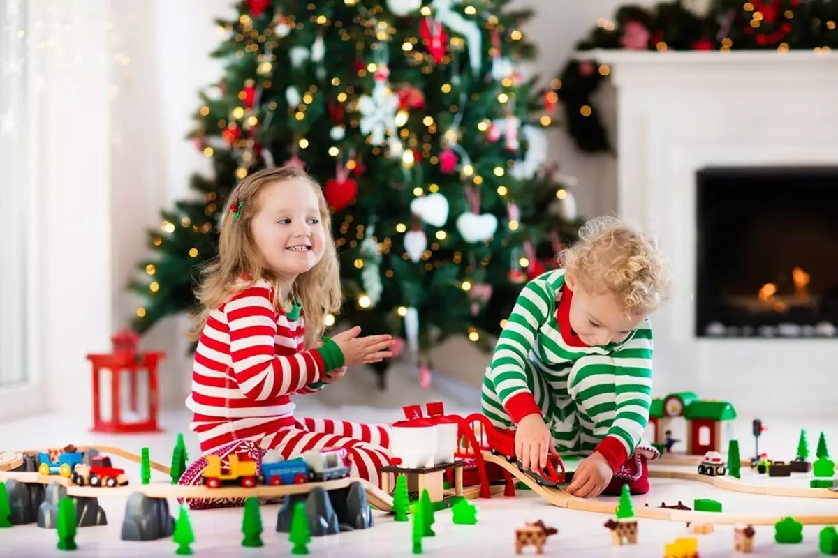 New contests for the new year for the whole family: 15 Merry Hosts