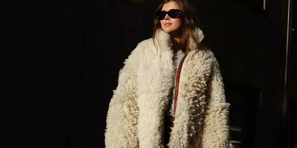 What to wear a fur coat: 49 trendy images with different models