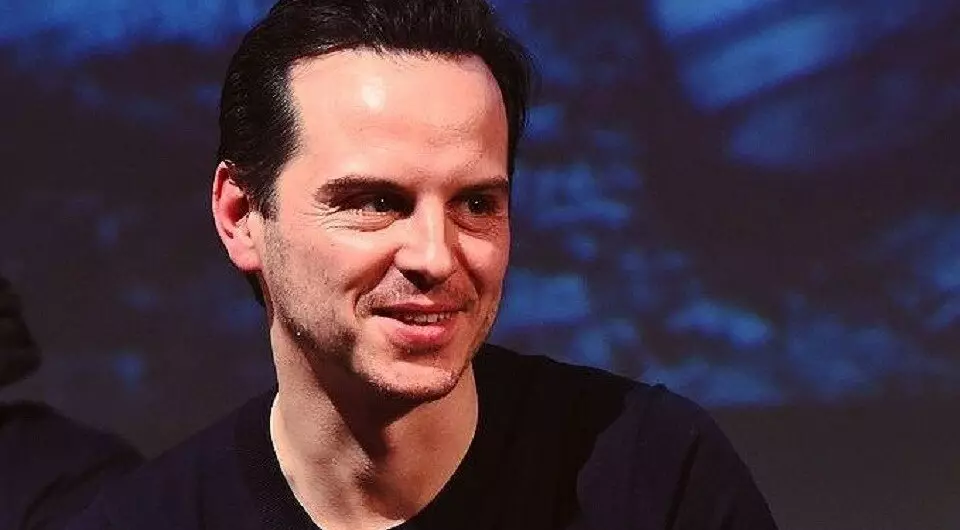 明星“Sherlock”Andrew Scott將到達2019年俄羅斯漫畫