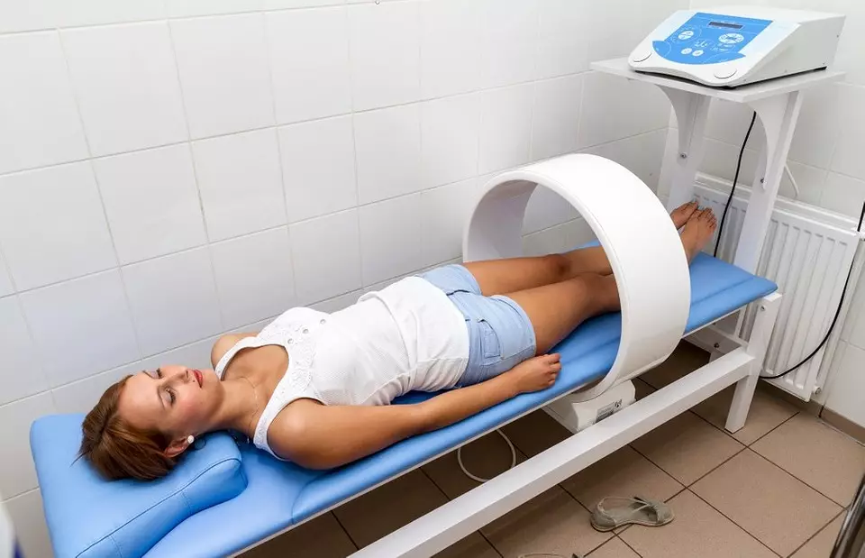 Kusog sa pagdani: ang mga benepisyo ug kadaot sa magnetotherapy