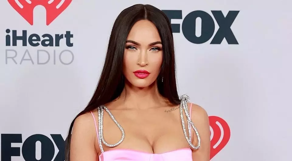 Megan Fox te fè kamera soti