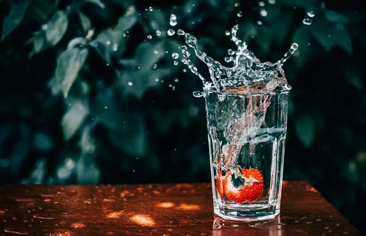 Adakah mungkin untuk minum air untuk makan kurang