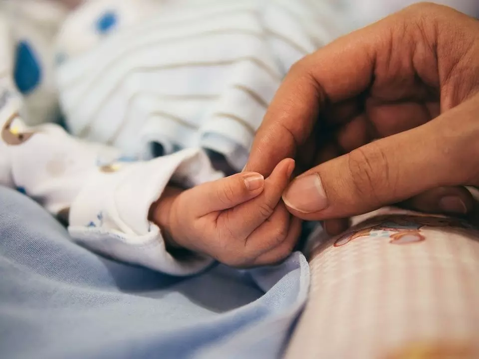 3 Las razones principales por las que el niño duerme mal por la noche.