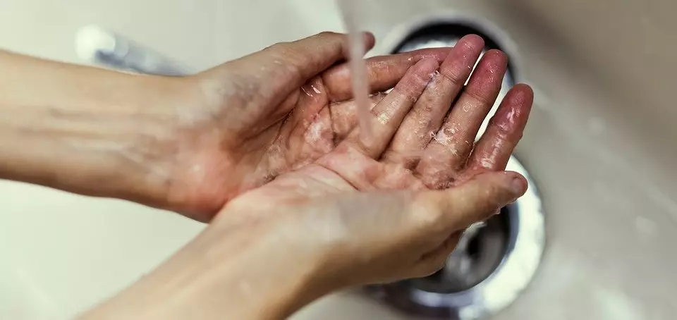 7 güzellik püf noktaları, sivilceleri nasıl maskelenir, böylece daha hızlı geçerler