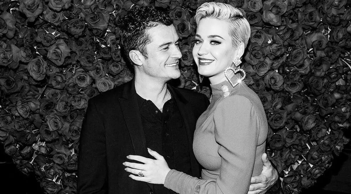 Katy Perry na Orlando Bloom baguye inyuma yo gusomana kumunsi wurukundo muri Venise