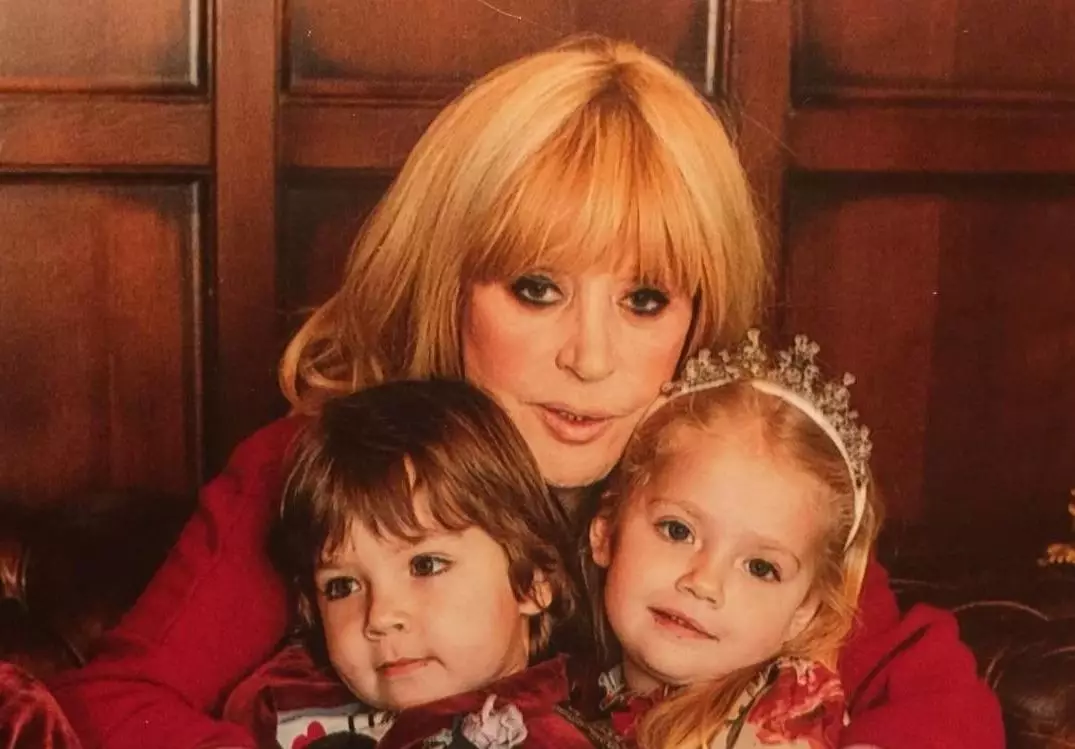 4-year-old daughter Alla Pugacheva reached the podium in a wedding dress