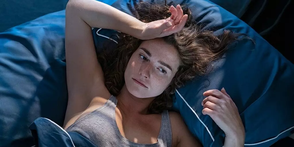 Hoe om te gaan met Summer Insomnia: 6 Acting Lifehakov