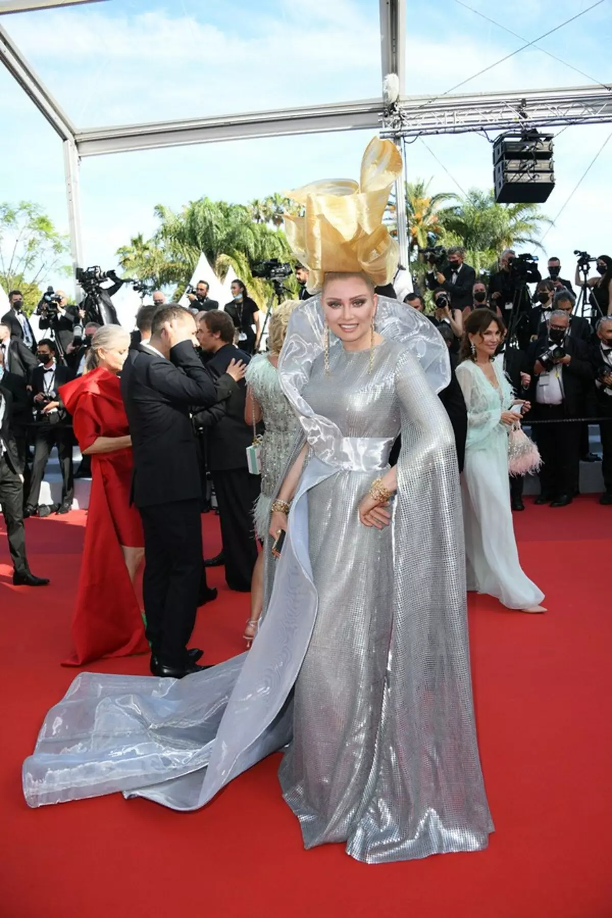 Bella Hadid, Marion Cotiyar, Karl Bruni and others shine on the Red Carpet of the Cannes Film Festival